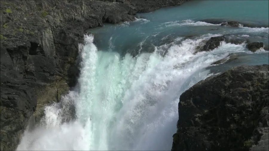 O Salto Grande é uma cachoeira no rio Paine, depois do Lago ...